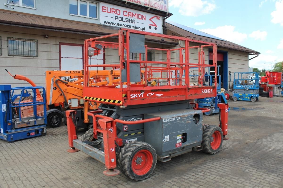 Skyjack 4x4 terenowy zwyżka 12 m Genie GS 3268 RT – sklep-kraftline.pl